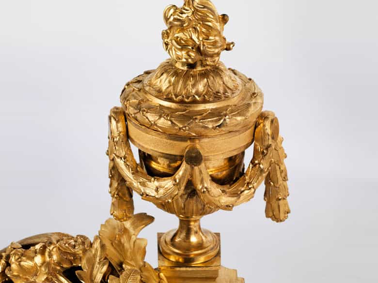 Paar französische, elegante Kaminböcke, wohl Jacques und Philippe ...